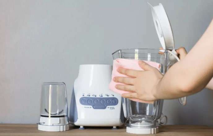 Why Does My Blender Leaking Black Liquid?